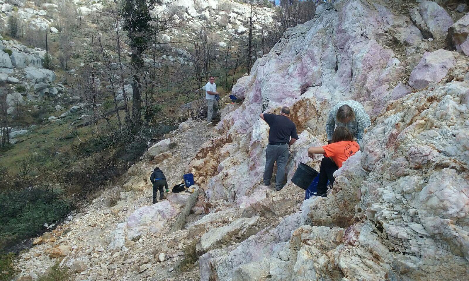 Rose Quartz Field Trip 09/23/2017 – Sierra Pelona Rock Club