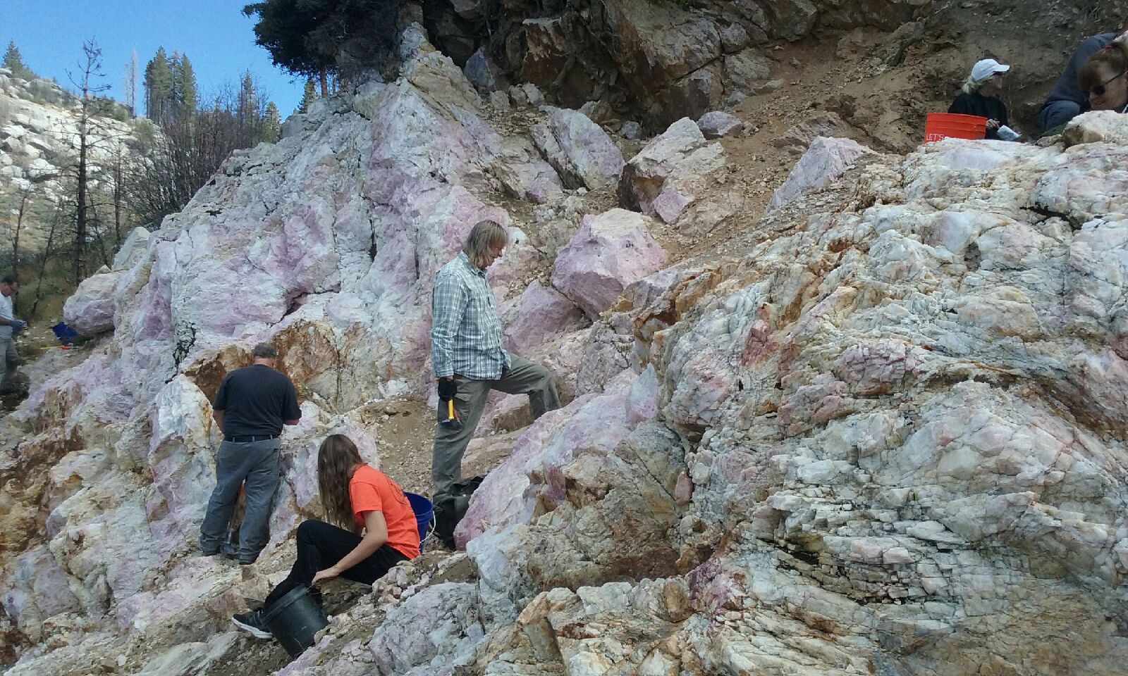 Rose Quartz Field Trip 09/23/2017 – Sierra Pelona Rock Club